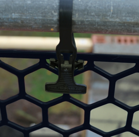 PLASTIC BRICKGUARD (HEXGUARD) - 100 Pack - Black