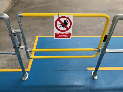 Single Width Self Closing Safety Gate (Galvanised)